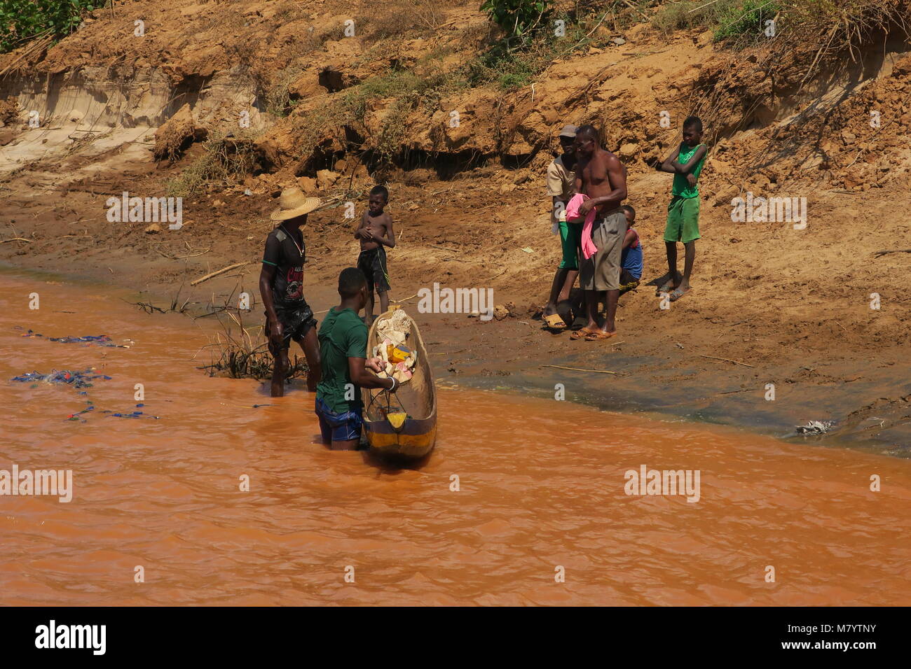 Pirogue, dugout, canoe on Tsiribihina river, Madagascar Stock Photo - Alamy