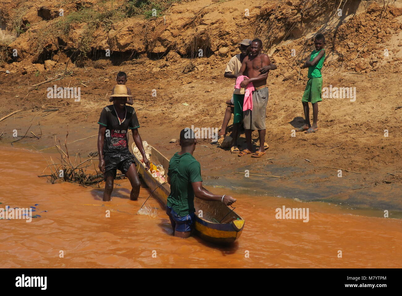 Pirogue, dugout, canoe on Tsiribihina river, Madagascar Stock Photo - Alamy