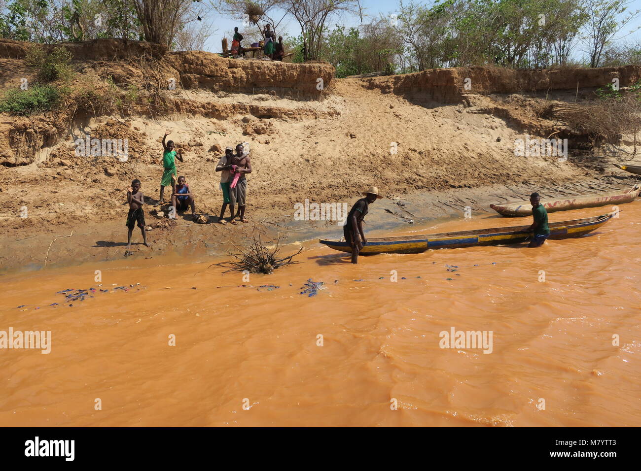 Pirogue, dugout, canoe on Tsiribihina river, Madagascar Stock Photo - Alamy