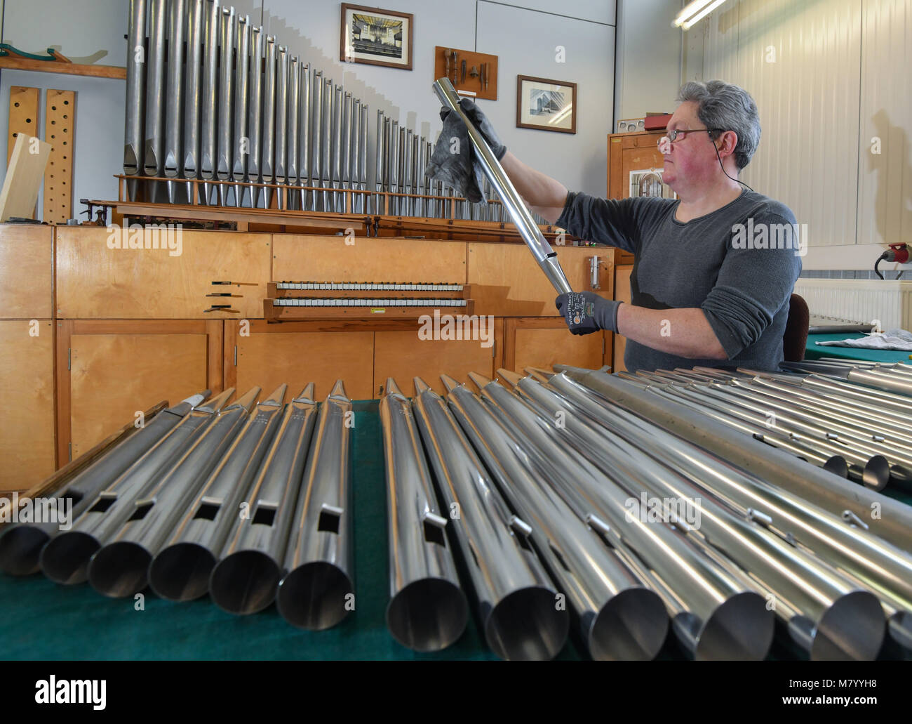 Organ Builder Stock Photos & Organ Builder Stock Images - Alamy