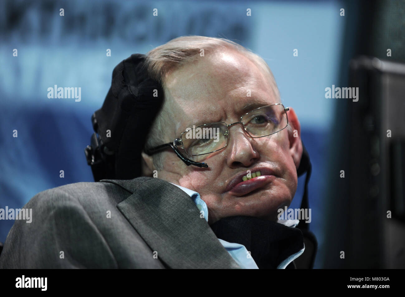 Breakthrough starshot hawking hi-res stock photography and images - Alamy
