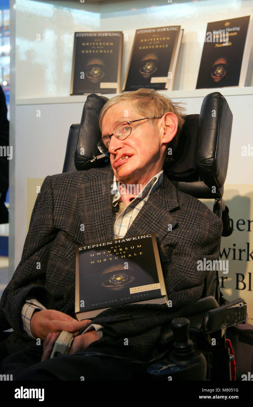 Frankfurt, Germany. 19th Oct, 2005. (dpa) - British physiscist and ...