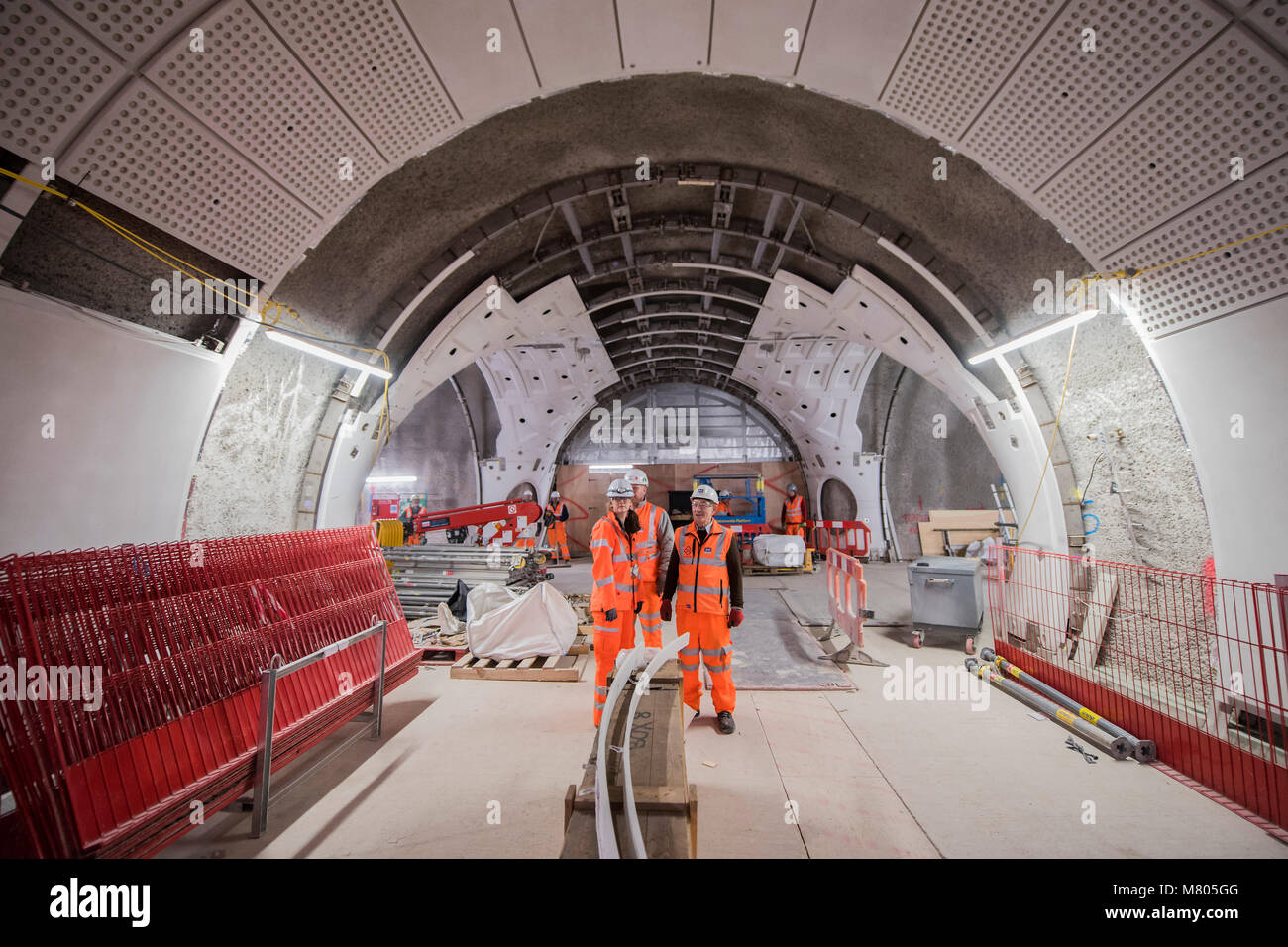 Elizabeth line construction tunnel hi-res stock photography and images ...