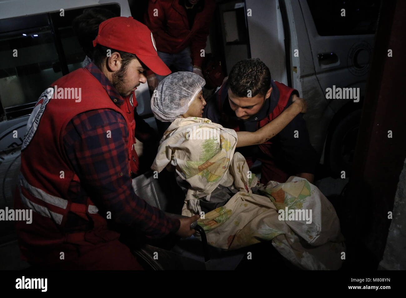 Syria conflict red crescent hi-res stock photography and images - Alamy