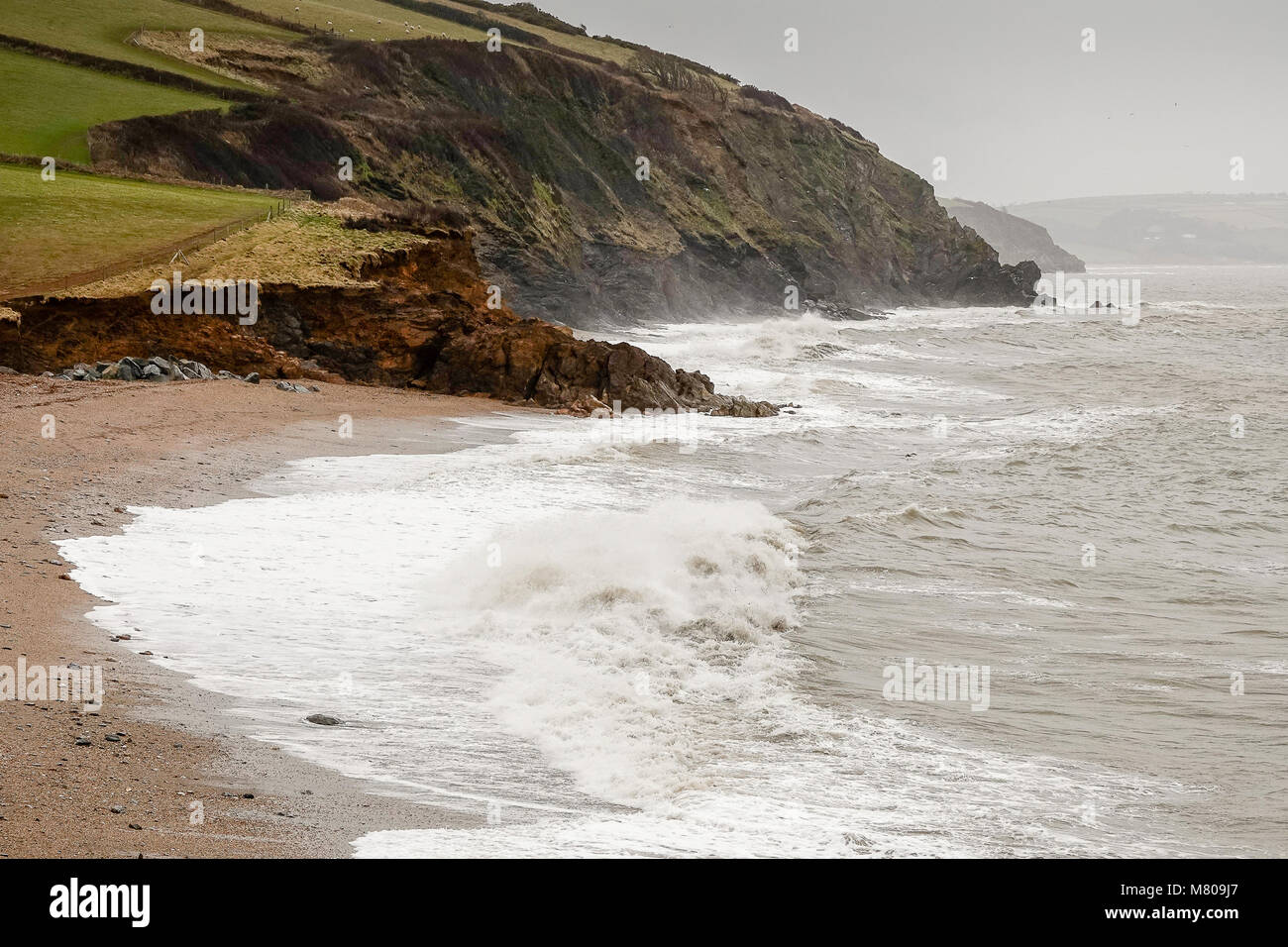Coastal bar at slapton ley, devon hi-res stock photography and images ...