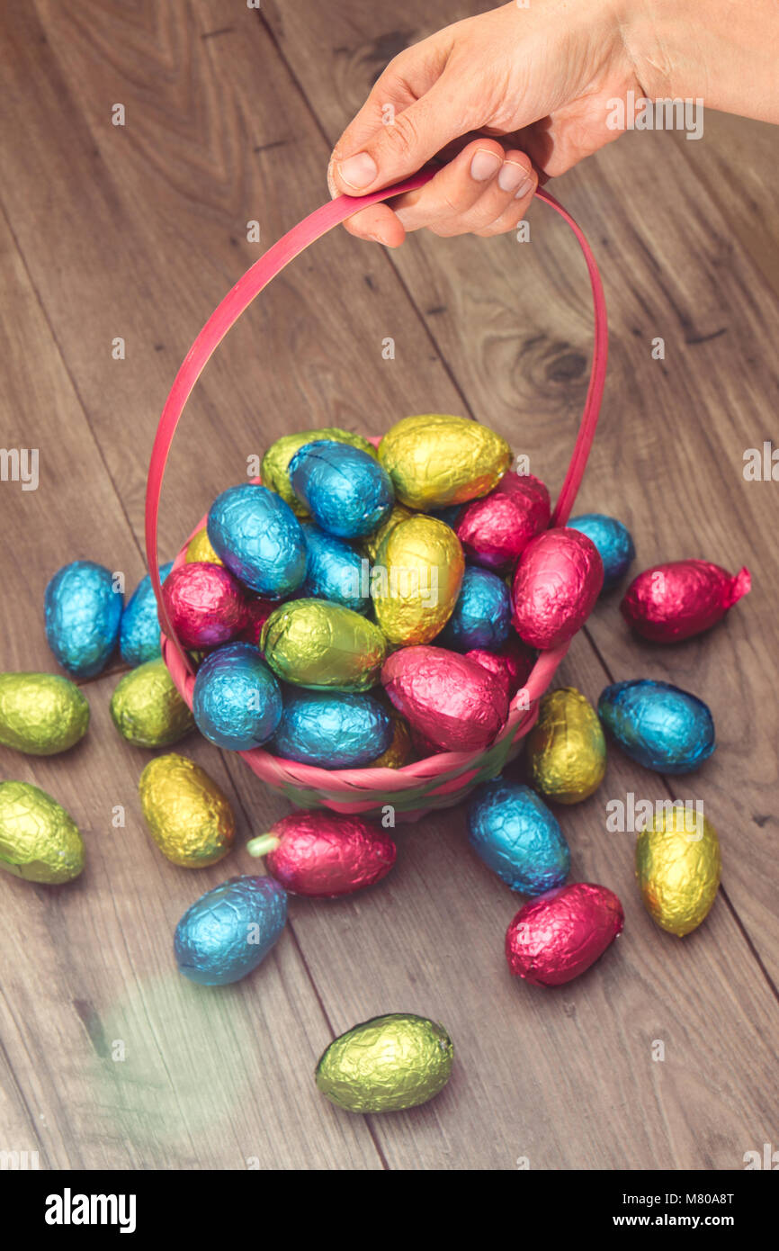 Child picking shell hi-res stock photography and images - Alamy