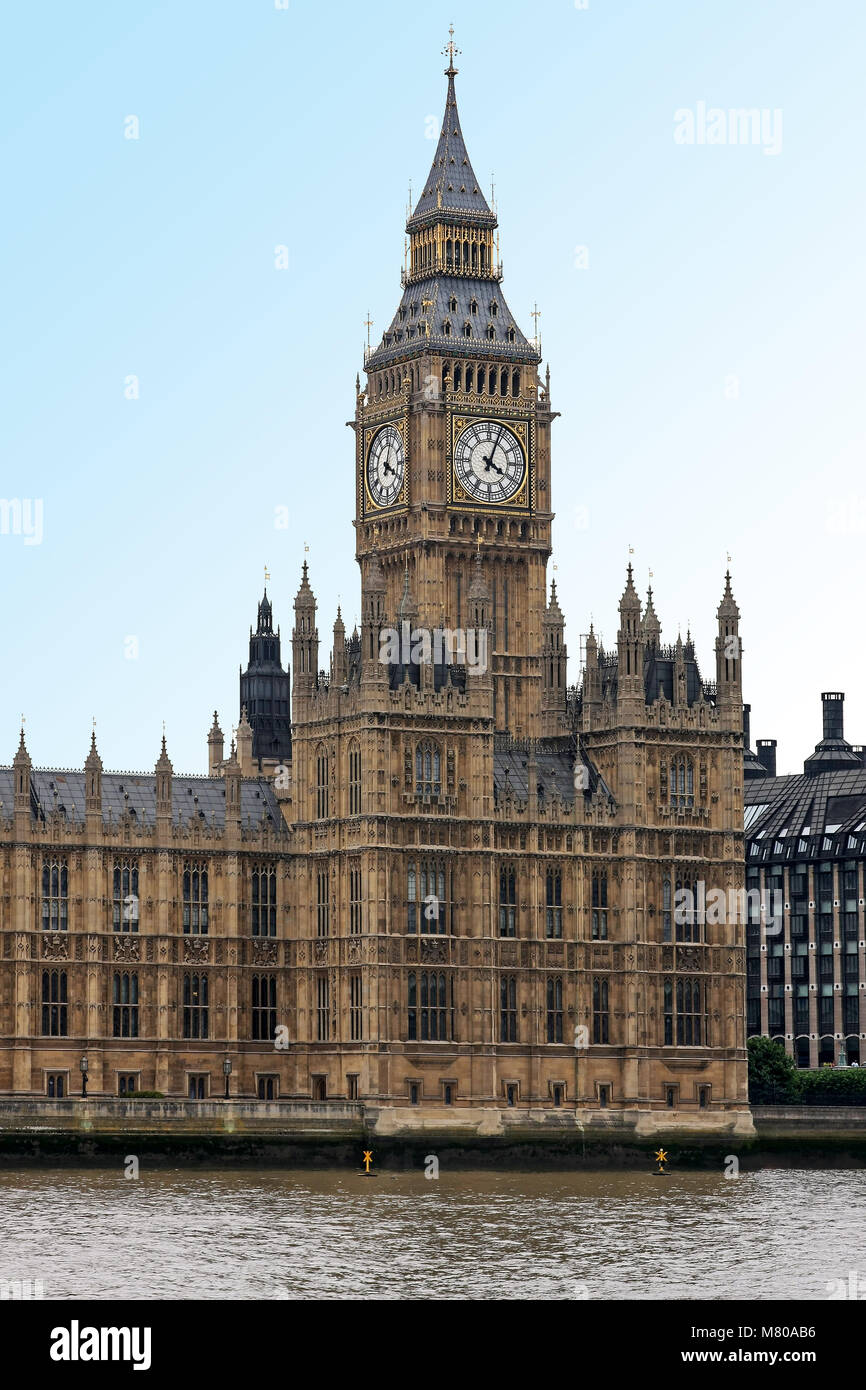 Famous London landmark Big Ben tower view from Thames river Stock Photo ...