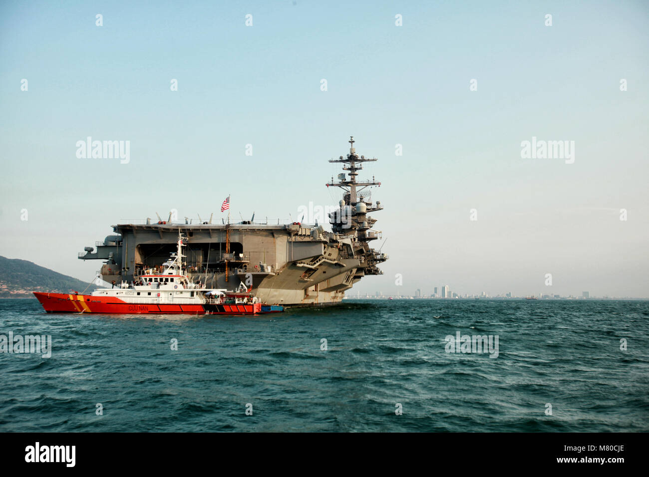 The super carrier USS Carl Vinson Stock Photo - Alamy
