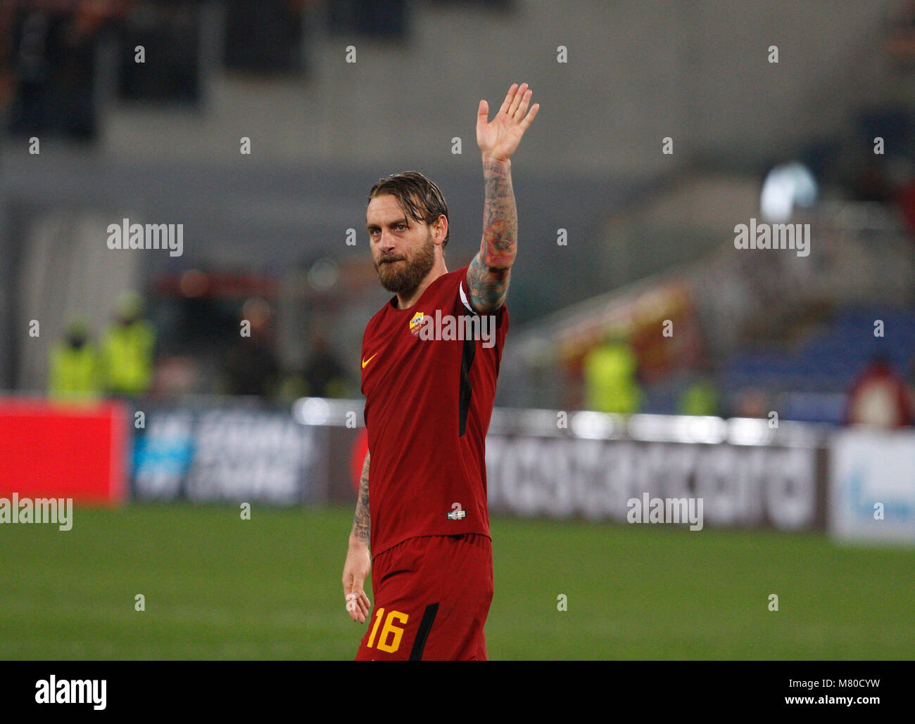 Roma s Daniele De Rossi waves to fans at the end of the Uefa Champions ...