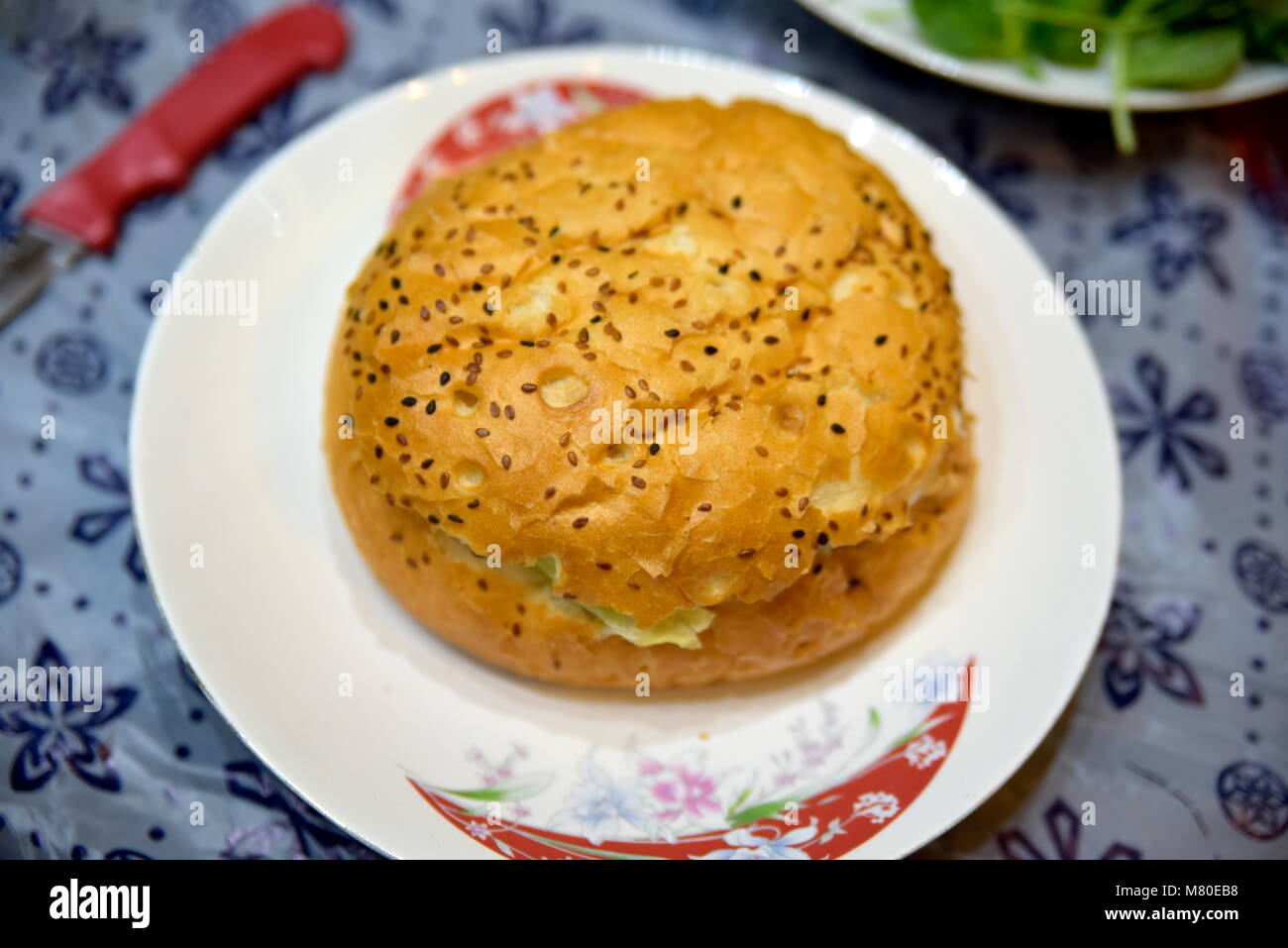 Making Hamburger Sandwich at home Stock Photo - Alamy