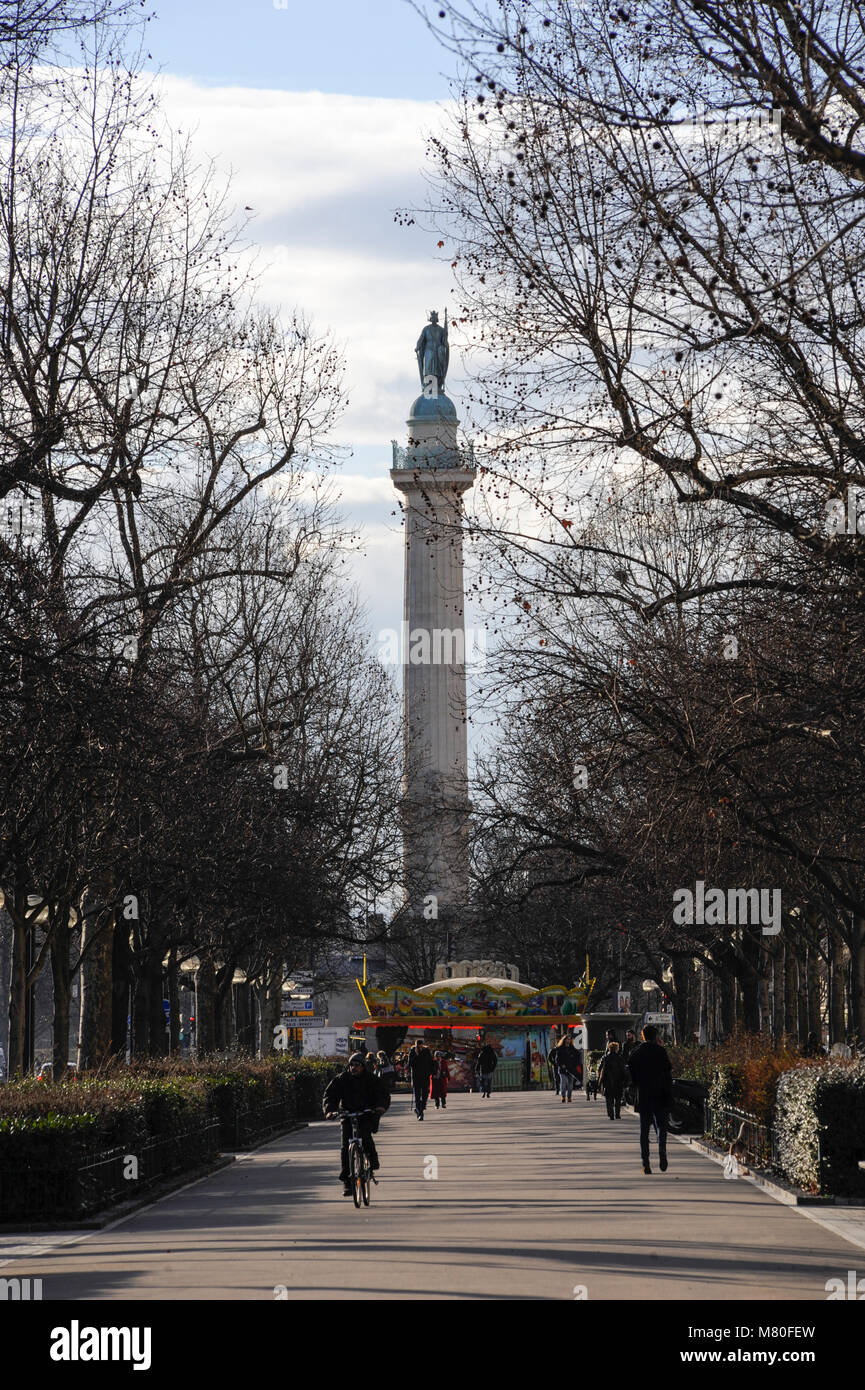 Place du trone paris hi-res stock photography and images - Alamy