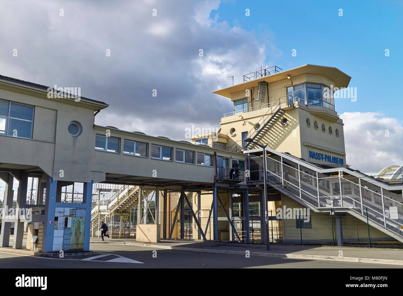 Gare de massy palaiseau hi-res stock photography and images - Alamy