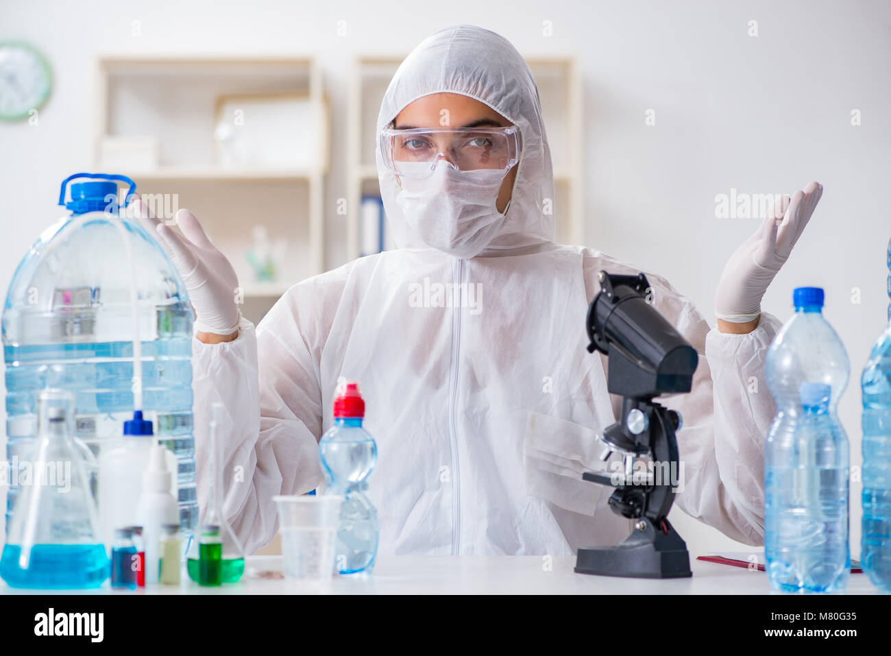 Lab assistant testing water quality Stock Photo - Alamy