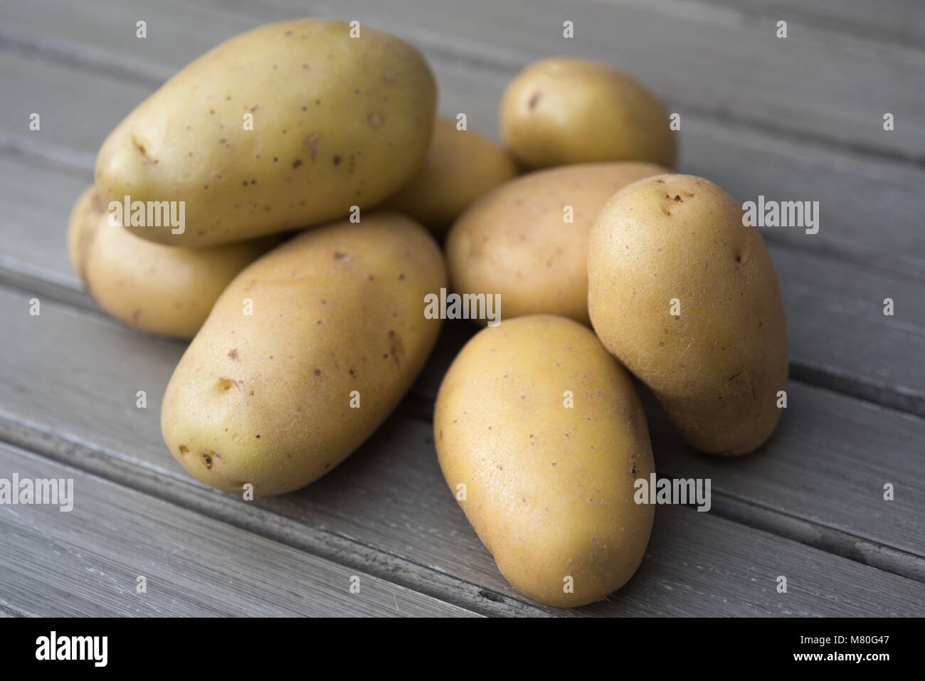 Sweet potatoes produce stand hi-res stock photography and images - Alamy