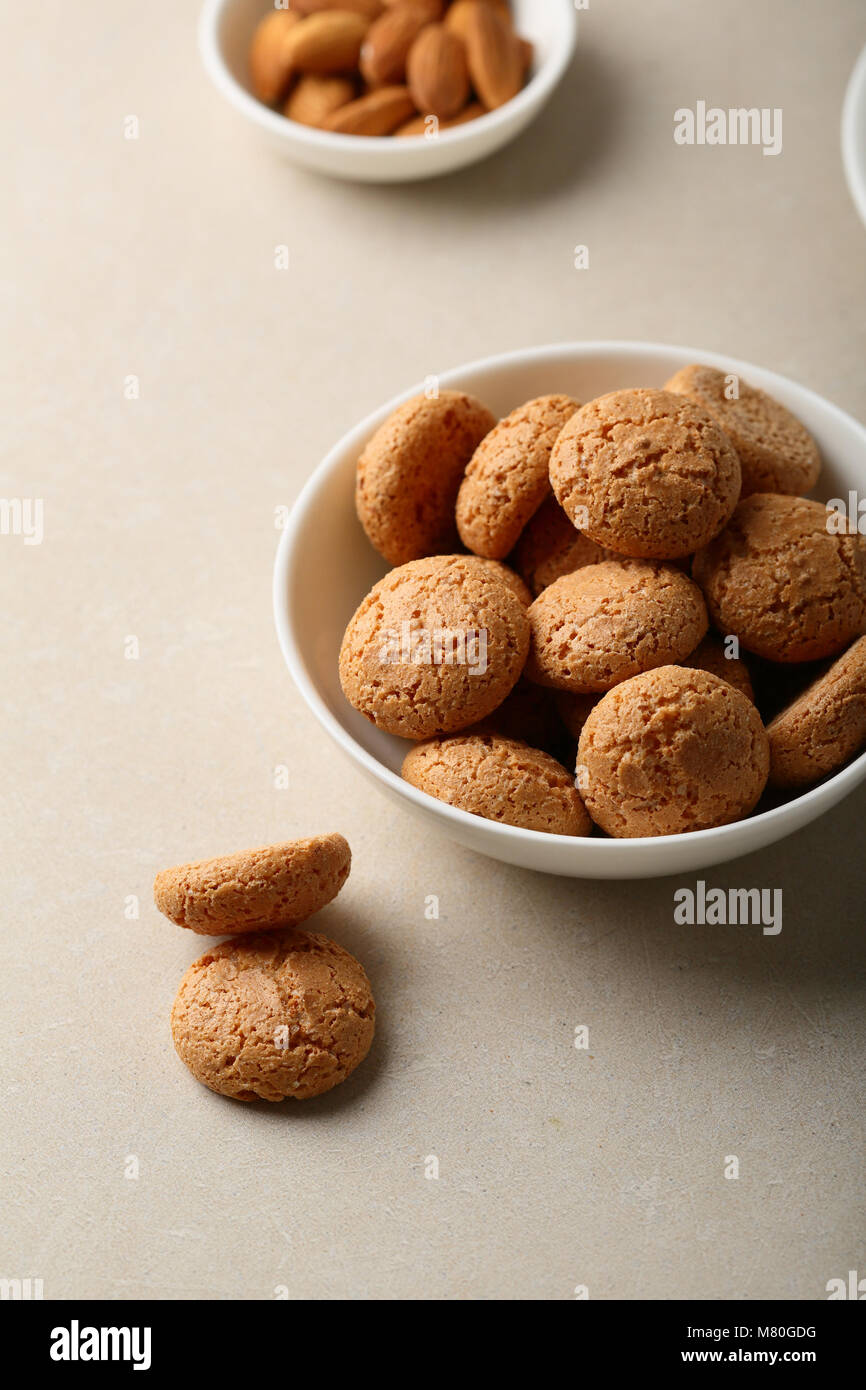 Almond biscuits in bowl, food closeup Stock Photo - Alamy