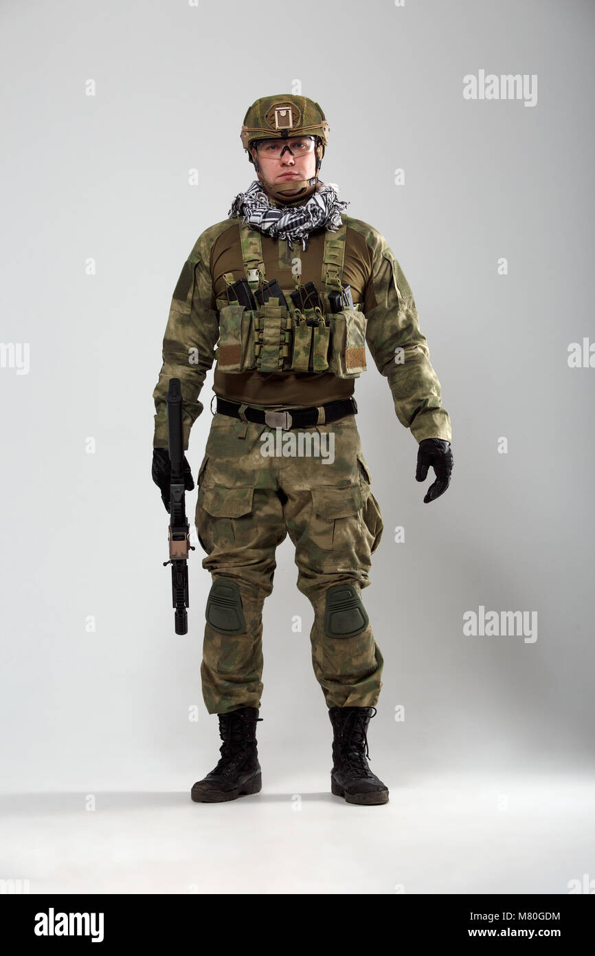 Full length soldier hi-res stock photography and images - Alamy