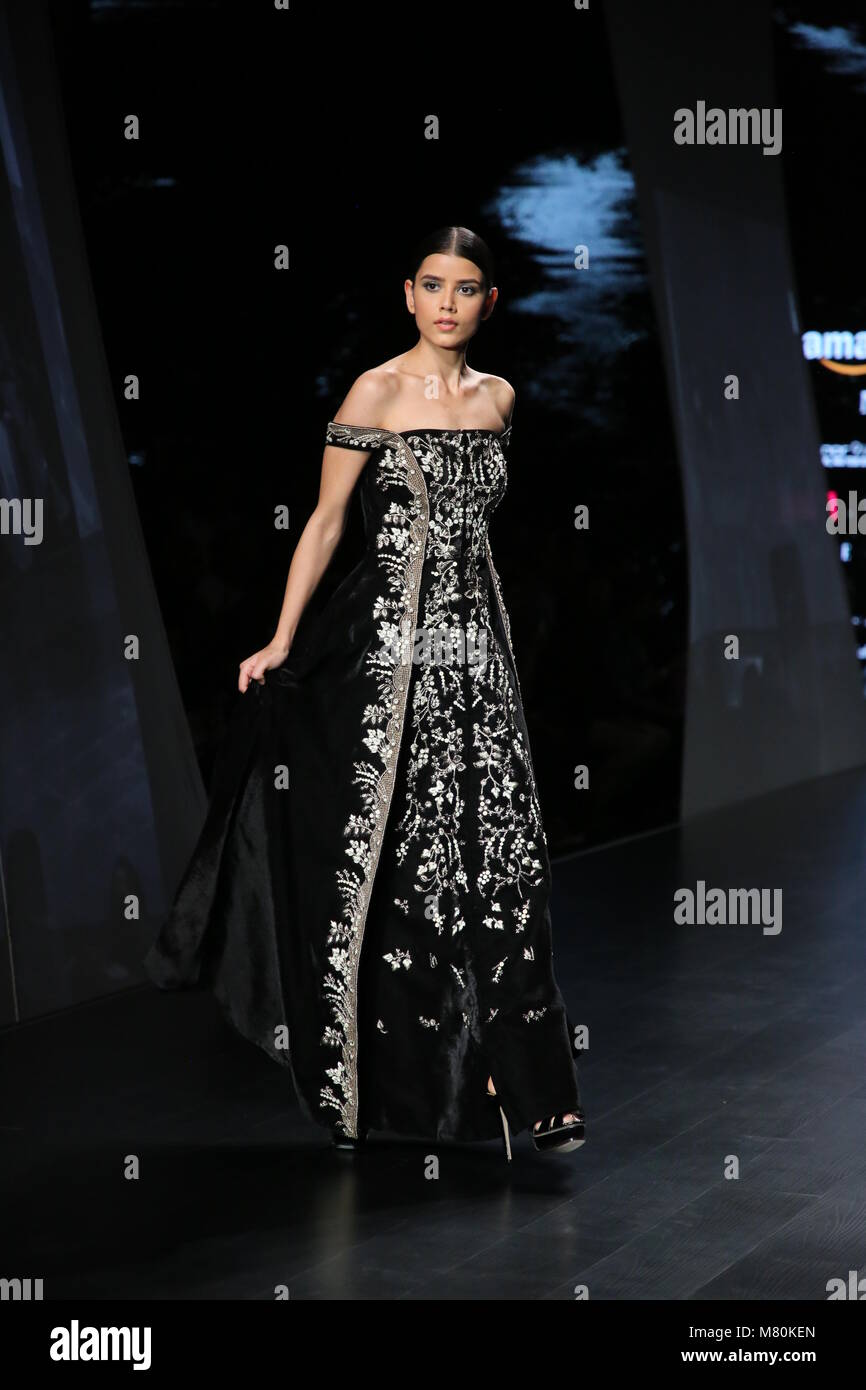 New Delhi, India. 14th Apr, 2018. Models walk on ramp and presenting ...