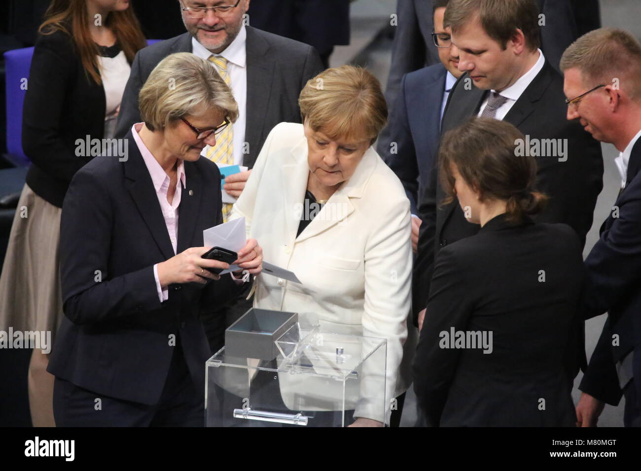 Angela Merkel (CDU) was elected for the fourth time today as Chancellor ...
