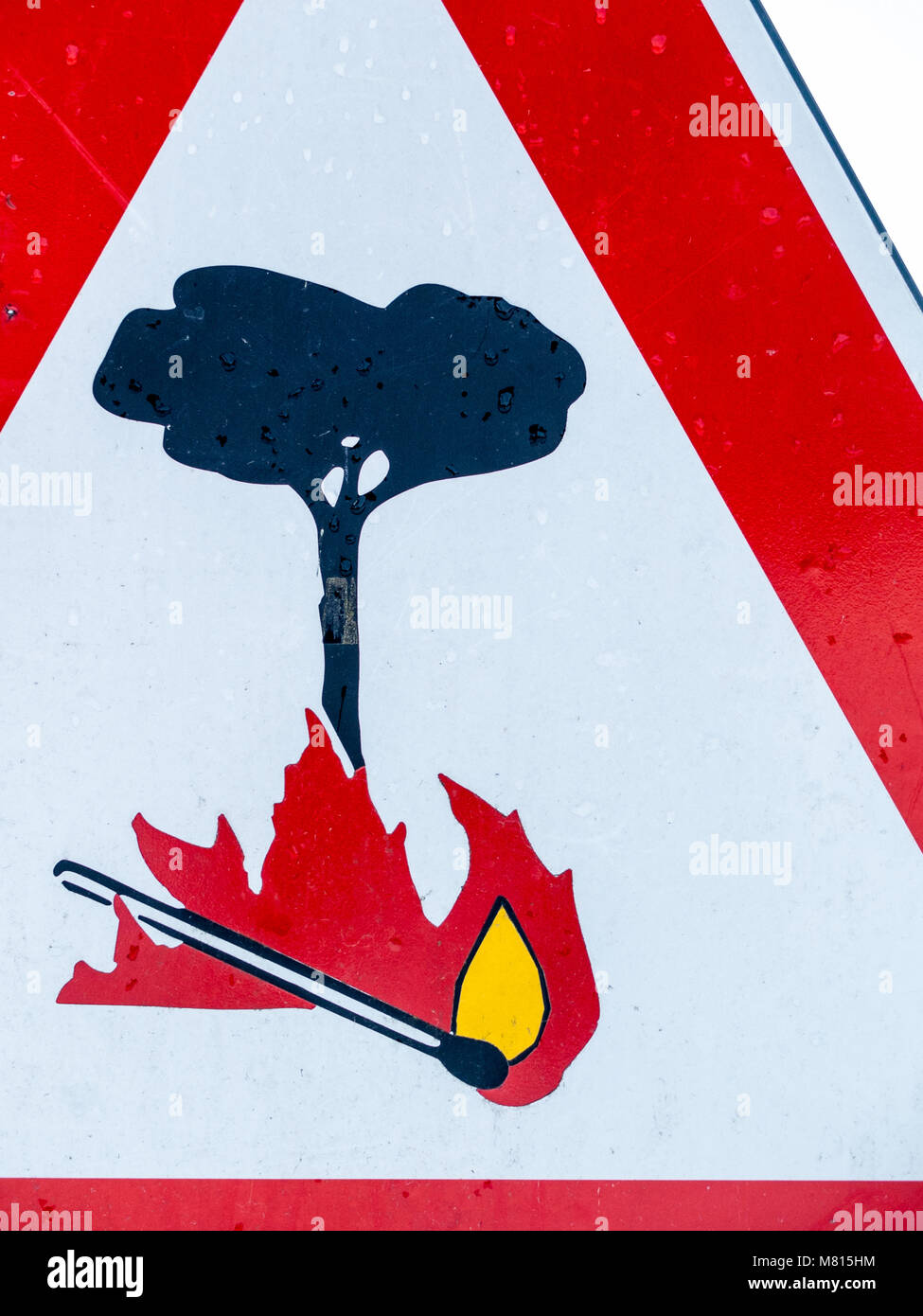 Signage plate attention fire danger Stock Photo - Alamy