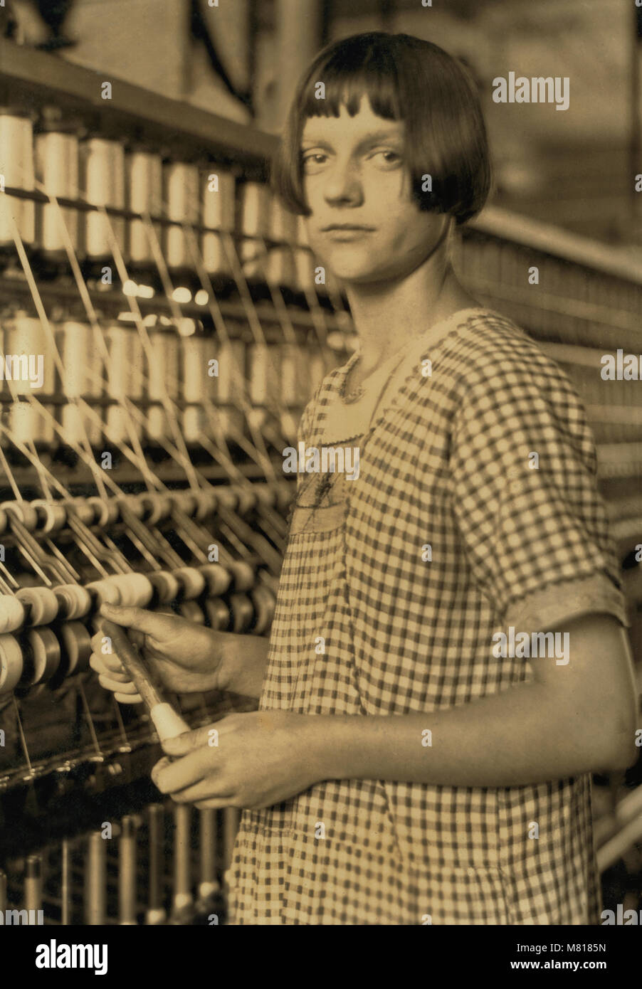 1920s factory worker hi-res stock photography and images - Alamy