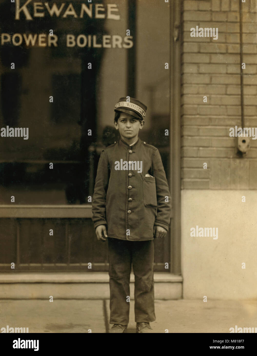 1910s boy hi-res stock photography and images - Alamy