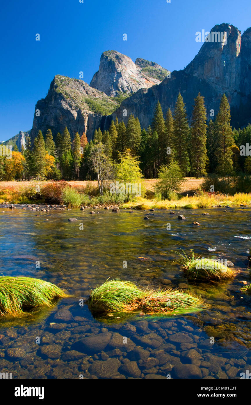 Merced River through Yosemite Valley, Yosemite National Park ...