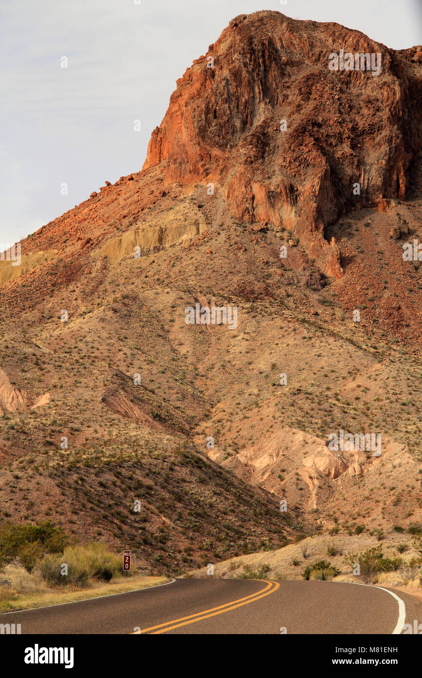 Beautiful Backcountry Highway in Big Bend National Park in the US State ...
