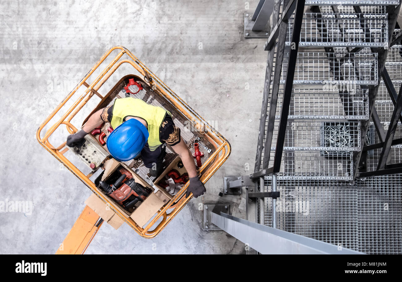 Electrical electric cherry picker hi-res stock photography and images ...