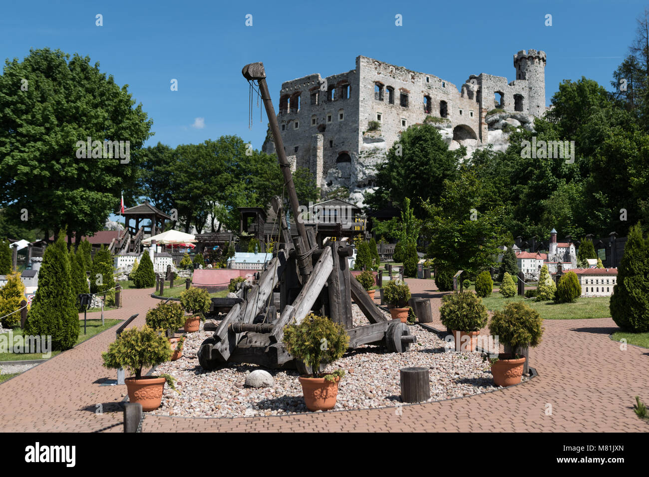 Medieval catapult made entirely of wood, Old castle Ogrodzieniec in the ...