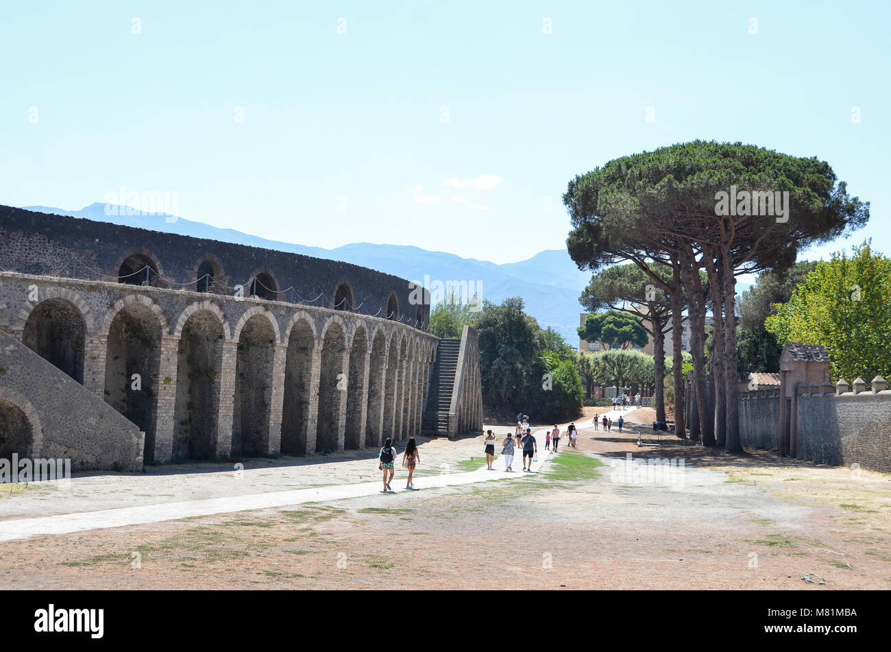 Ancient roman amphitheatre pompeii italy hi-res stock photography and ...