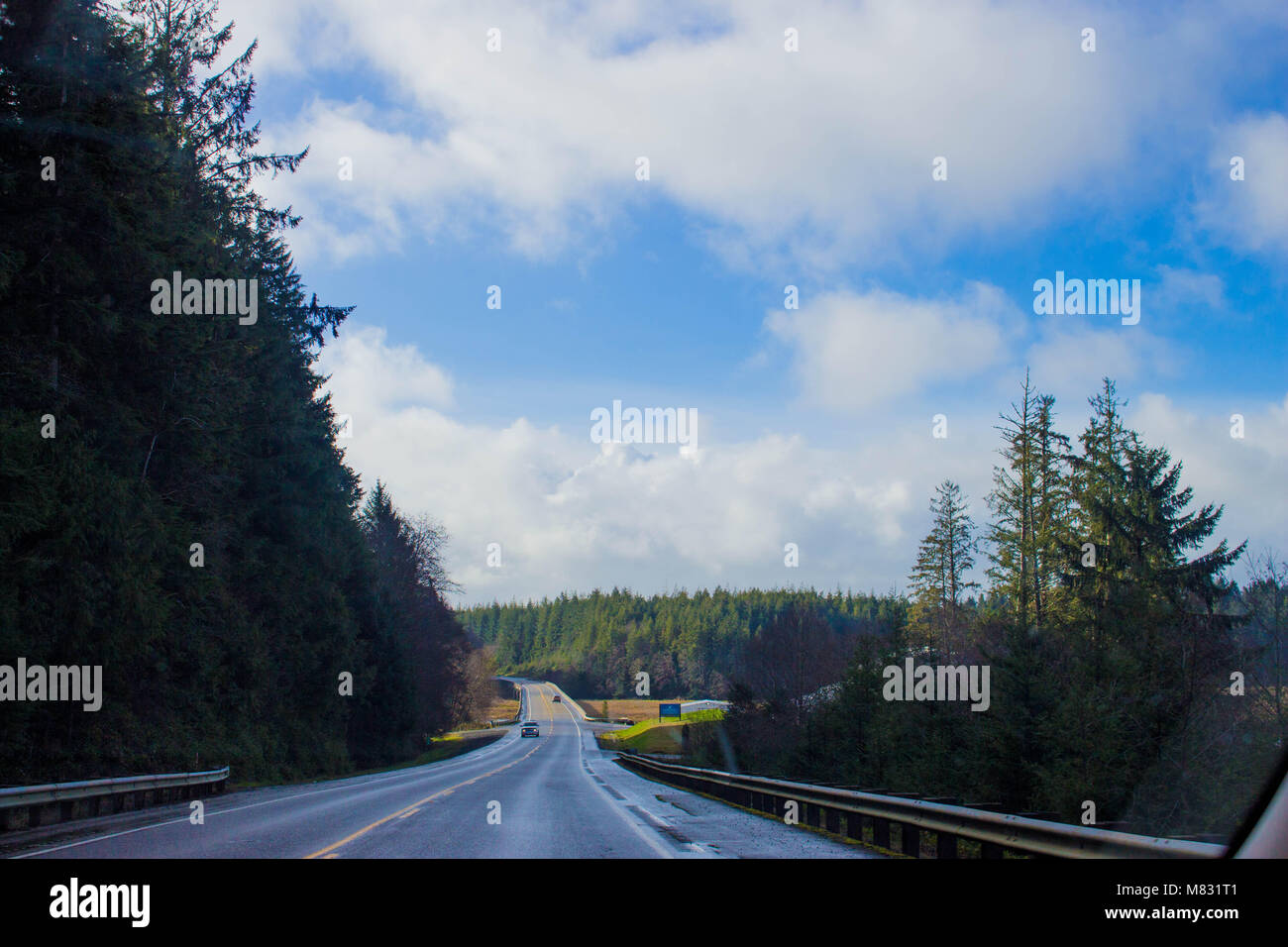 Wallpaper drops hi-res stock photography and images - Alamy