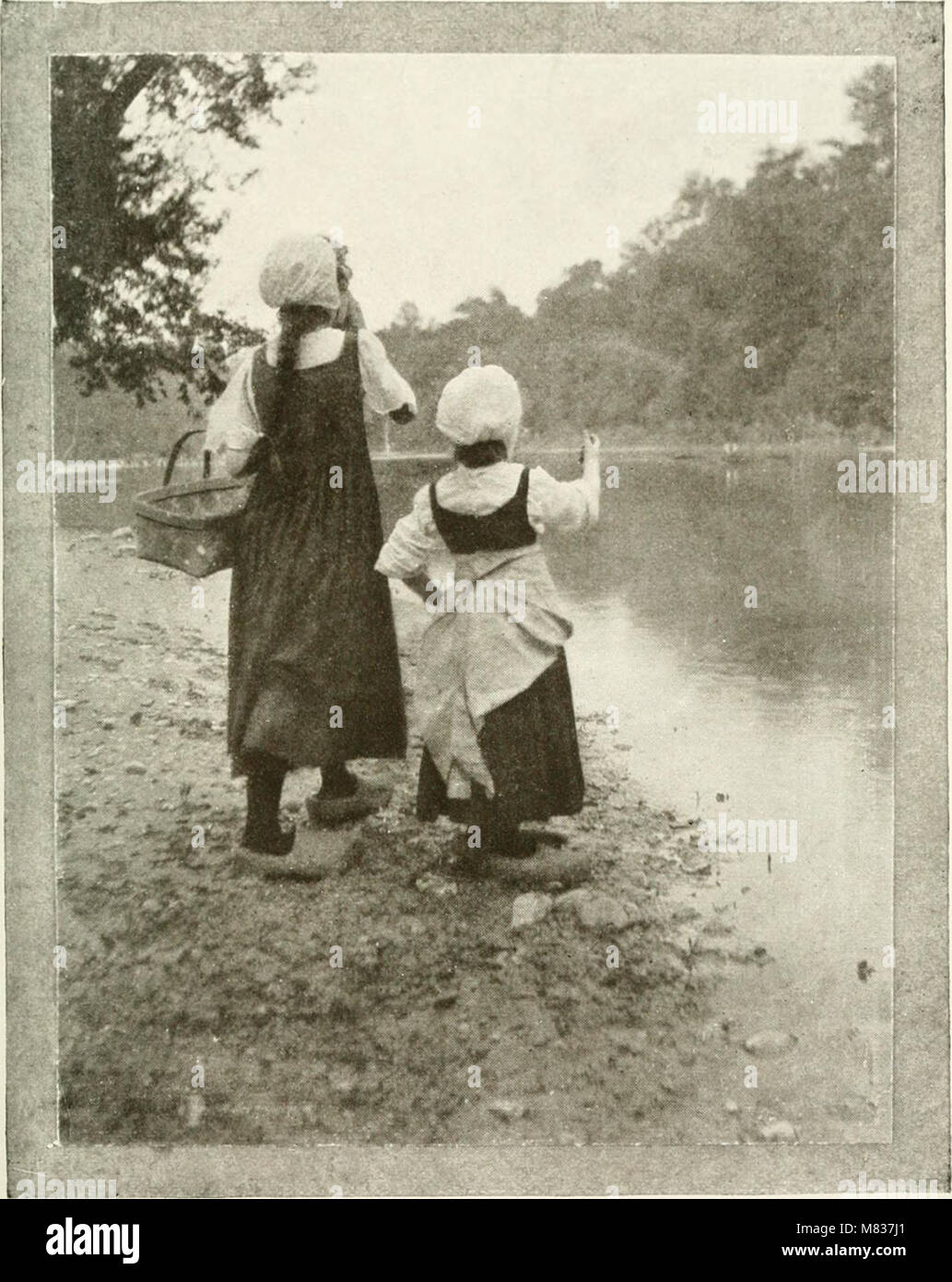 Complete self-instructing library of practical photography (1909 ...