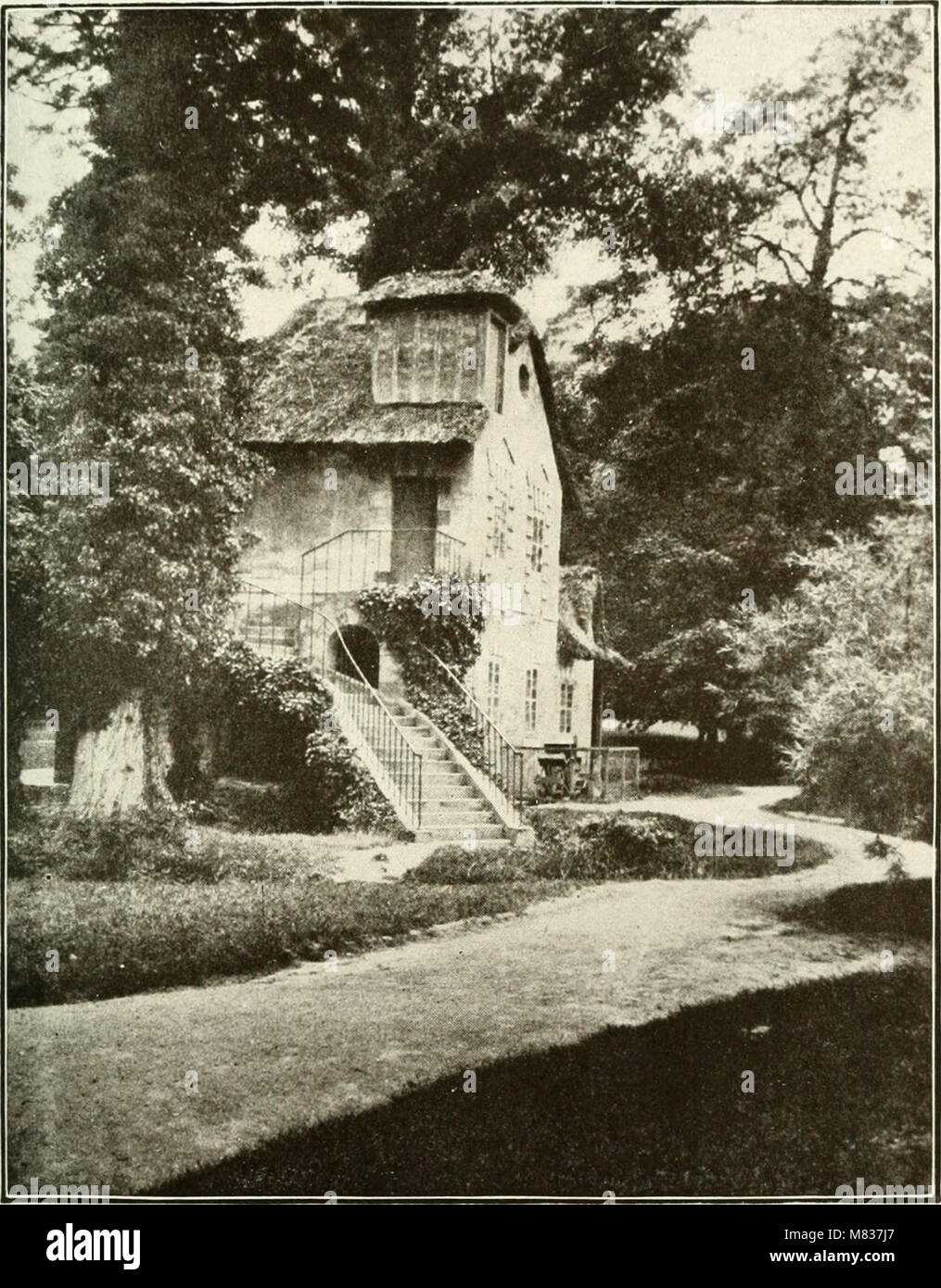 This 1909 library offers a comprehensive guide to practical photography ...