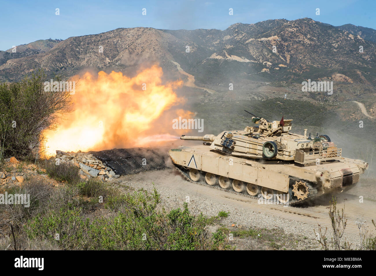U.S. Marines with 4th Tank Battalion, 4th Marine Division, Marine ...