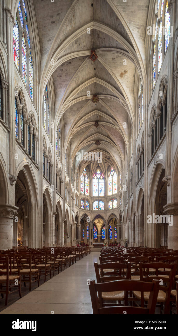Church interior paris architecture hi-res stock photography and images ...
