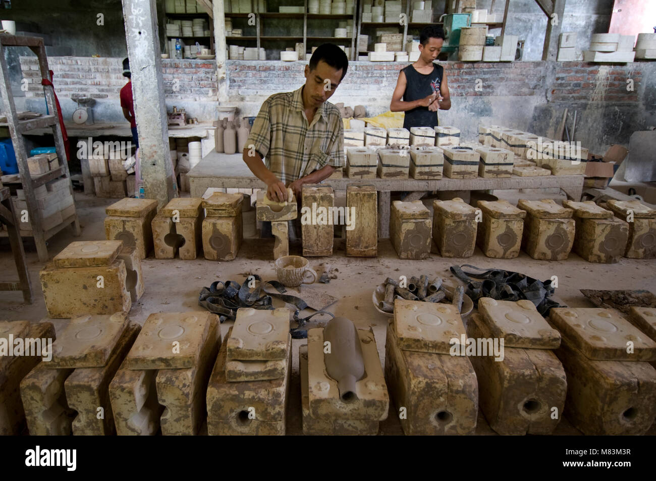 Roof tile baking in Bali,Indonesia Stock Photo - Alamy