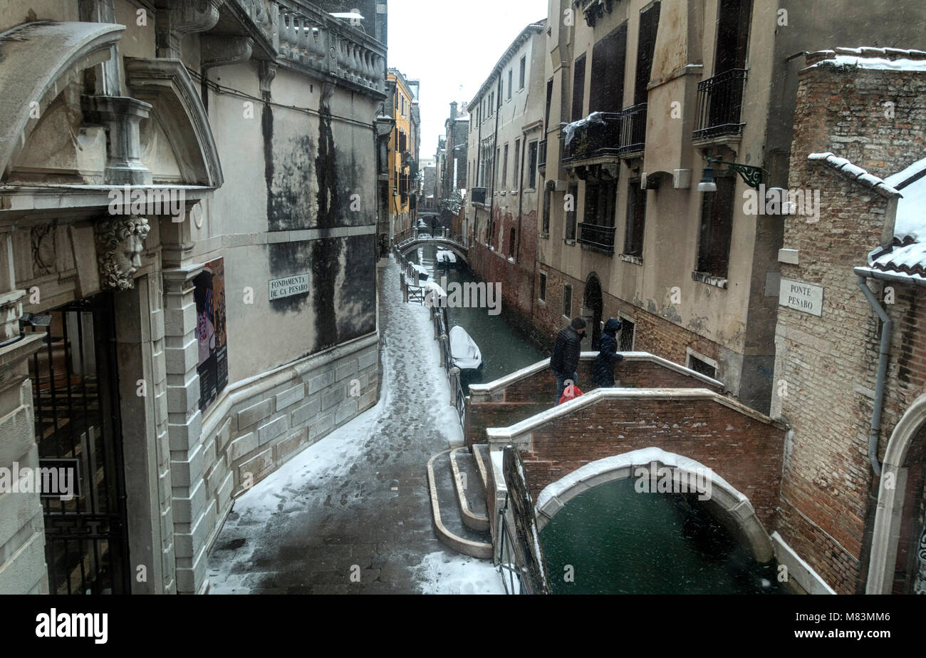 Snow in venice hi-res stock photography and images - Alamy
