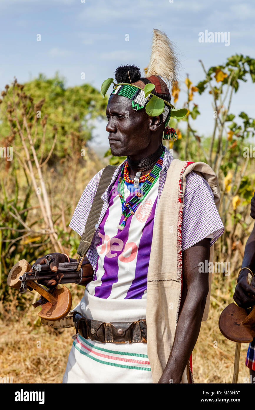 African tribesman hi-res stock photography and images - Alamy