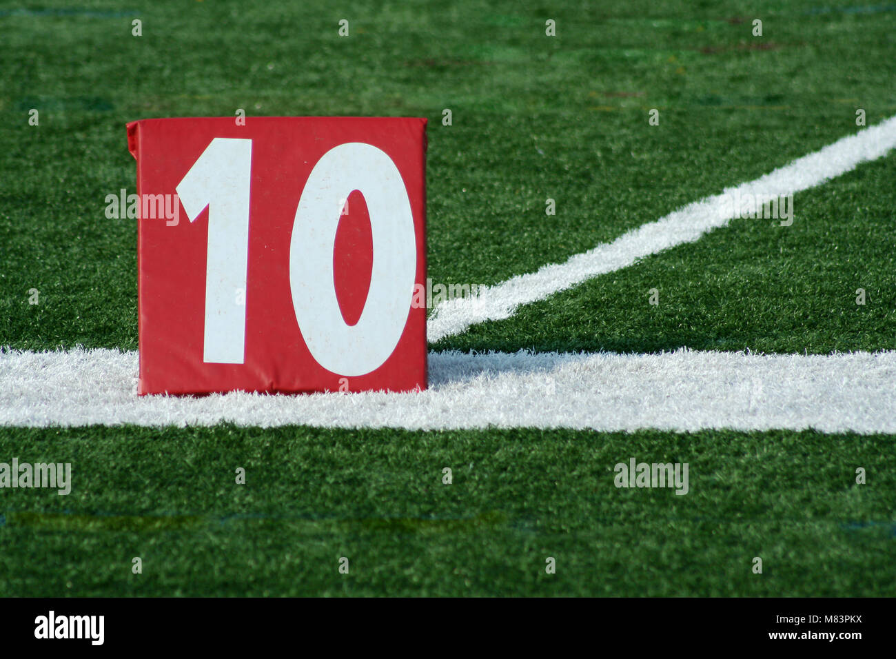 Ten yard marker hi-res stock photography and images - Alamy