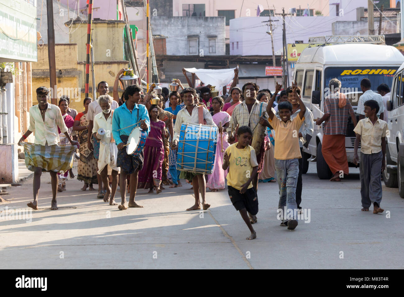 Indian funeral hi-res stock photography and images - Alamy