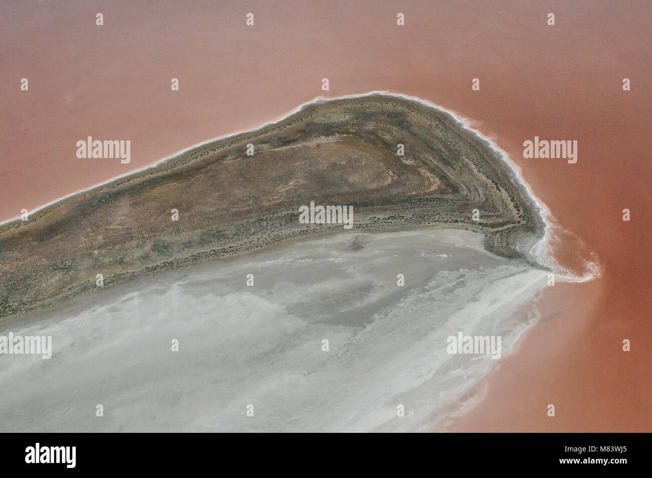 Lake eyre south hi-res stock photography and images - Alamy