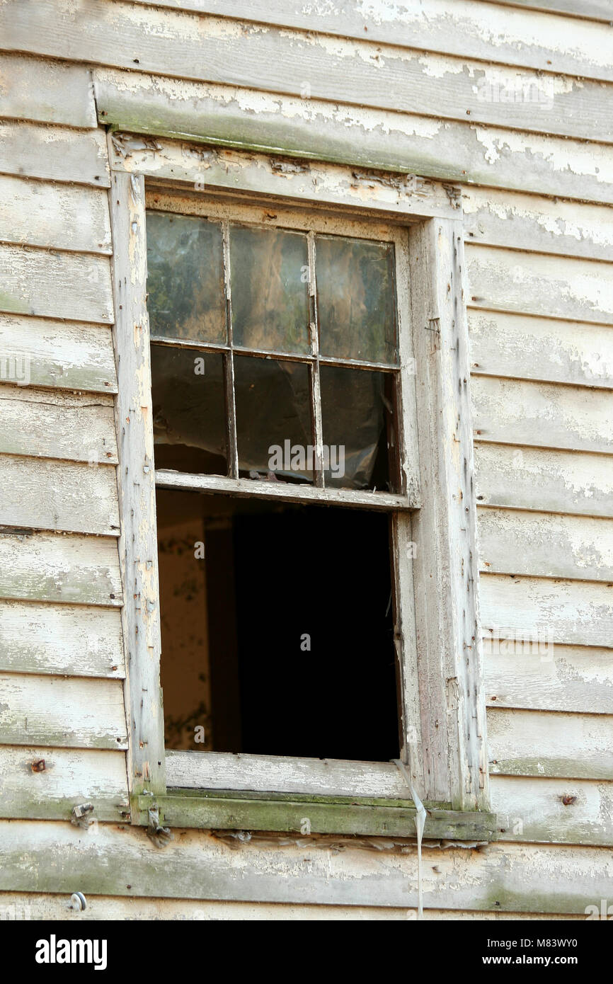 Condemned house hi-res stock photography and images - Alamy