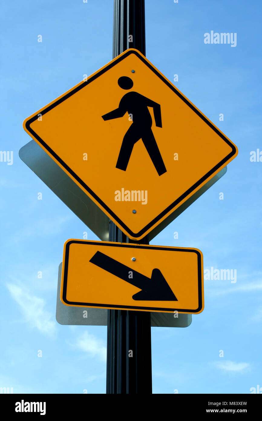 Crosswalk Sign Stock Photos & Crosswalk Sign Stock Images - Alamy