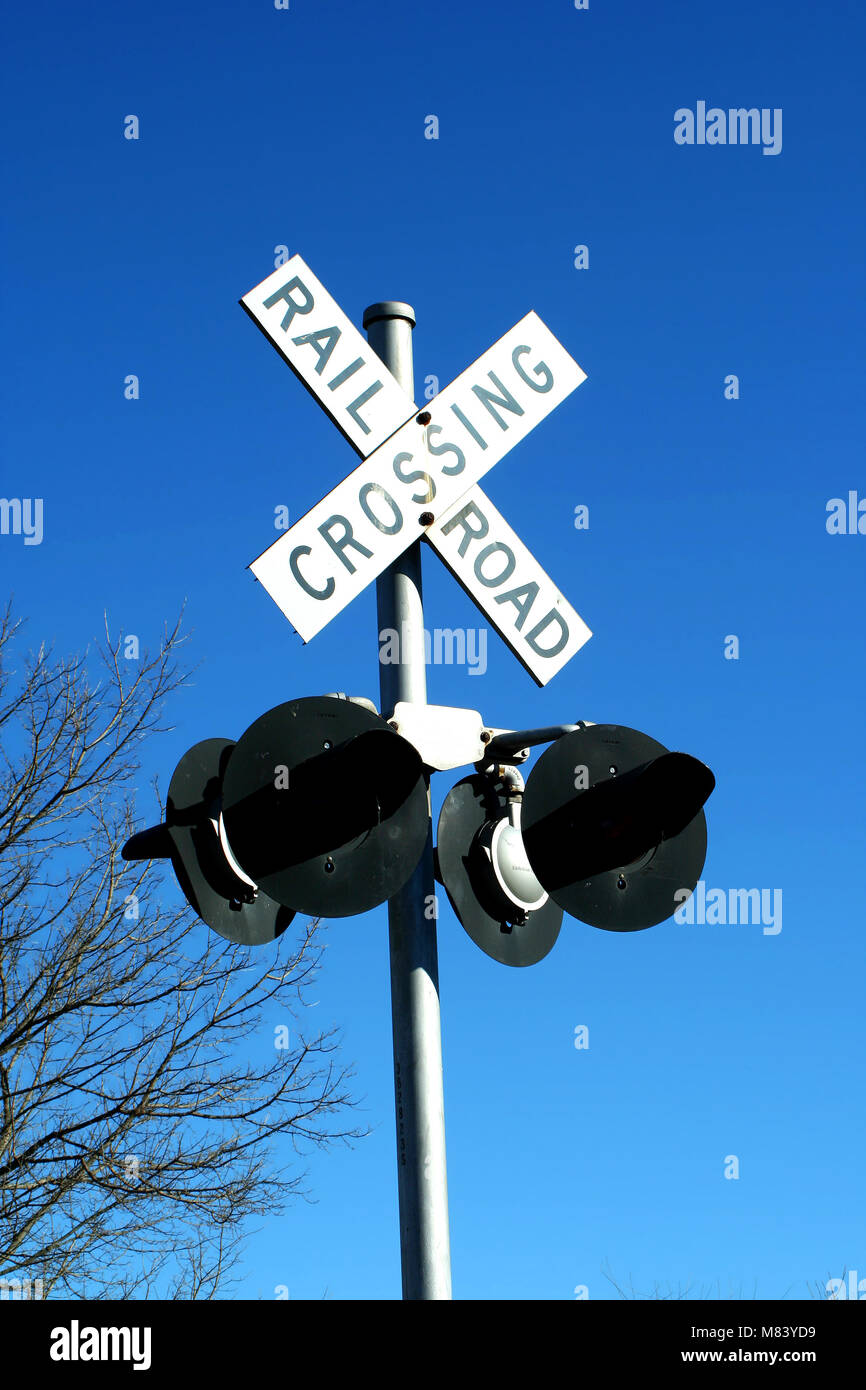 A railroad crossing sign Stock Photo - Alamy