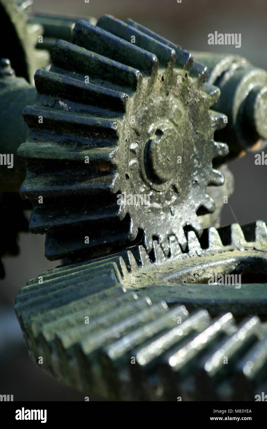 Black gears hi-res stock photography and images - Alamy