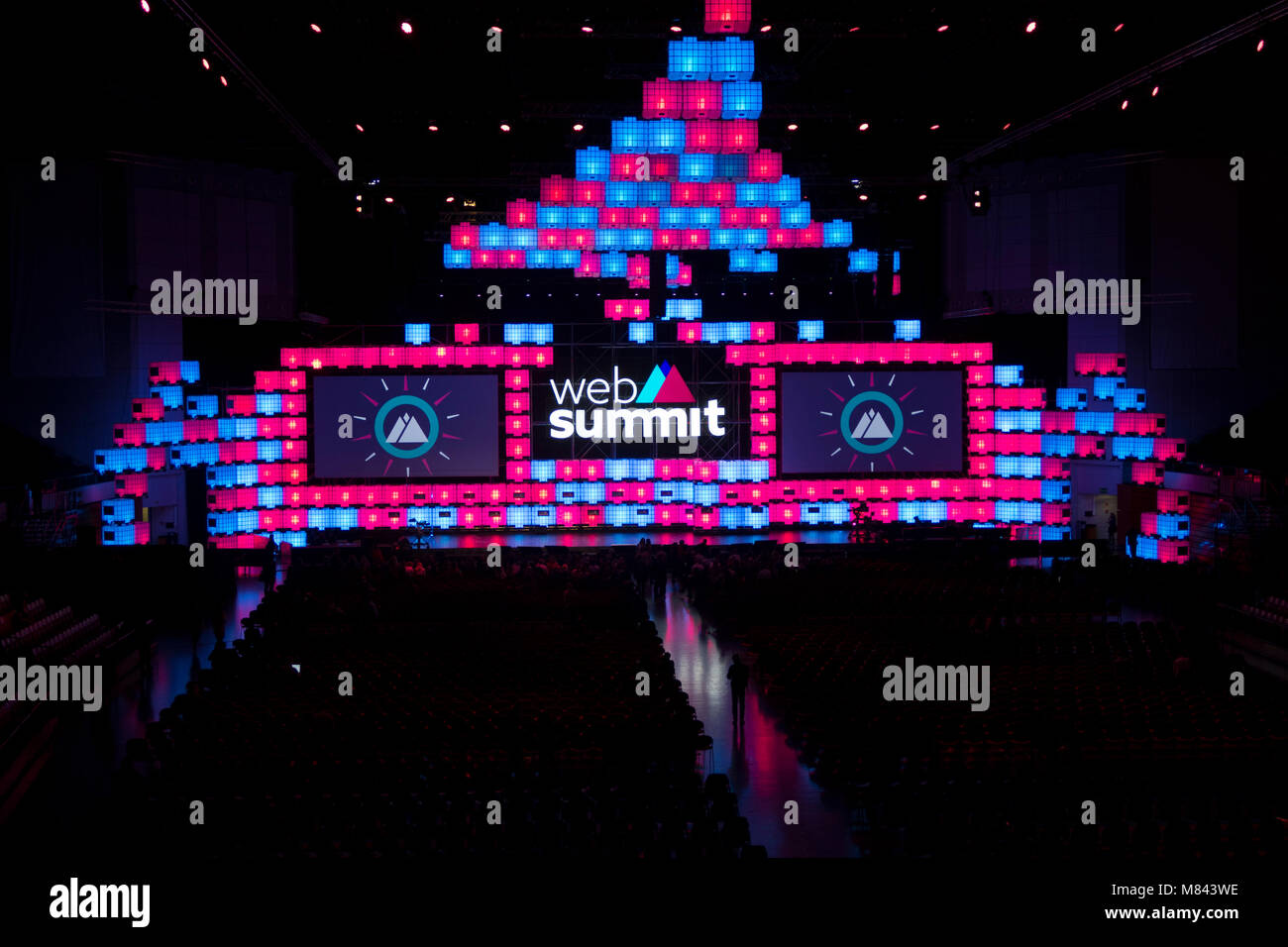 Summit logo hi-res stock photography and images - Alamy