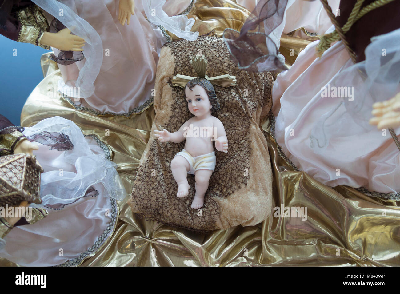 Statue nativity scene jesus hi-res stock photography and images - Alamy