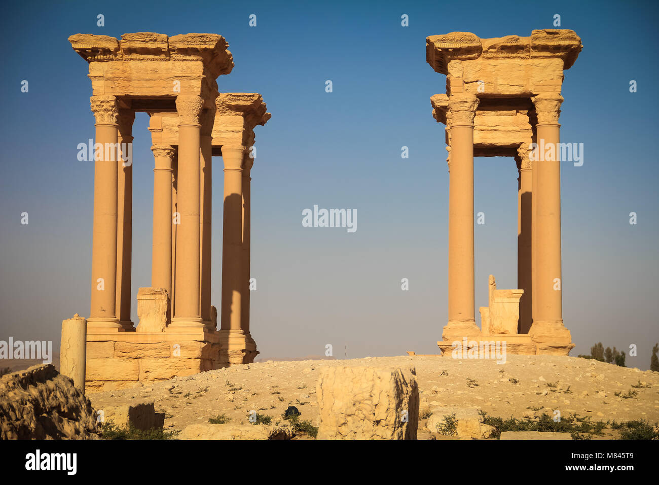 Ancient Roman time town in Palmyra Stock Photo - Alamy
