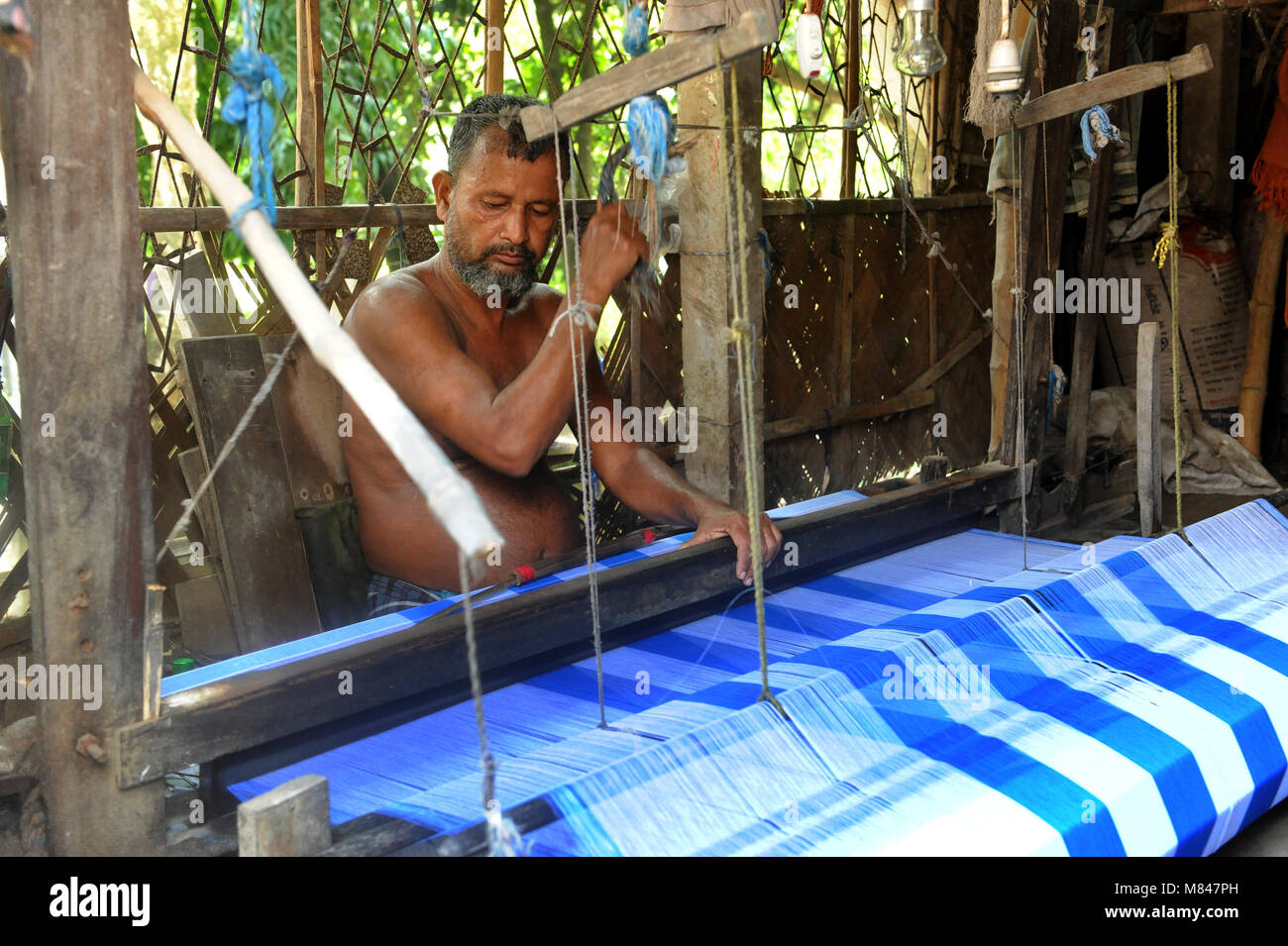 Handloom factory hi-res stock photography and images - Alamy