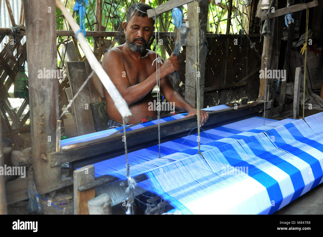 Handloom factory hi-res stock photography and images - Alamy